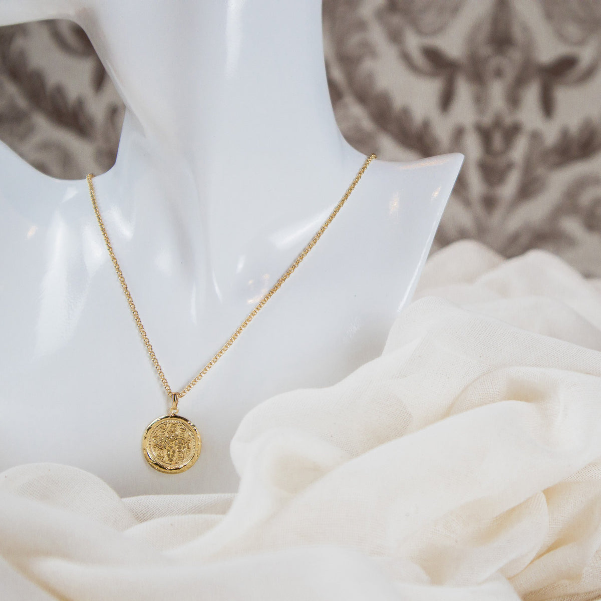 Medallion | Pendant Chain – A Pleasant Thought
